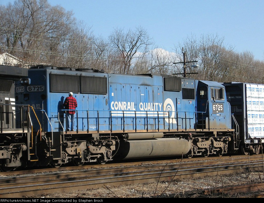 NS 6725's hand brake is released